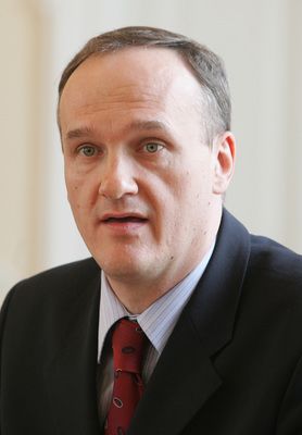 Se je začelo postopno vračanje Strojanovih?