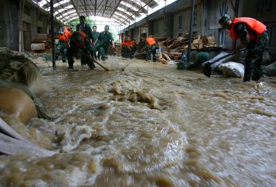 Tajfun se pomika proti Japonski