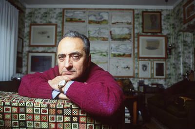 Umrl italijanski pisatelj Enzo Siciliano