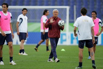 Bo Lippi zamenjal Aragonesa?