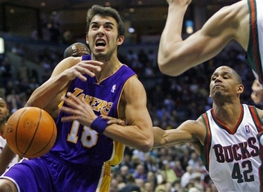 Nesterovič in Vujačič učinkovita