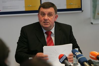 Fakin zavrača očitke o netransparentnostih na ZZZS