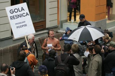 Artur Štern prodaja podpise podpore