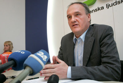 Vlada zavrača očitke Petkove komisije