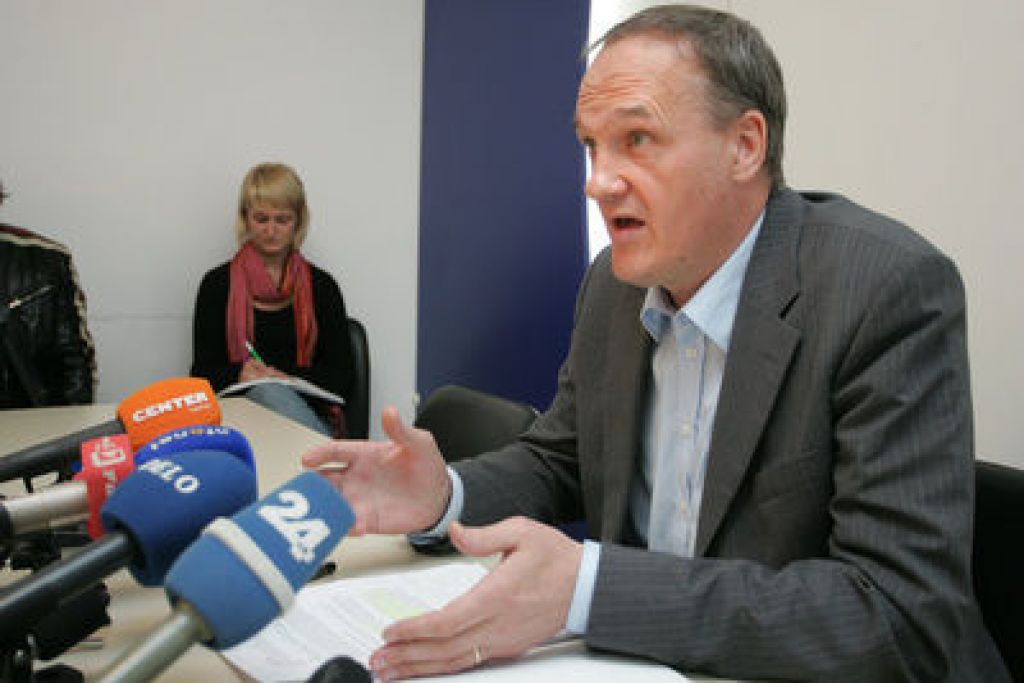 Komisija DZ še brez sklepov v primeru Podobnik