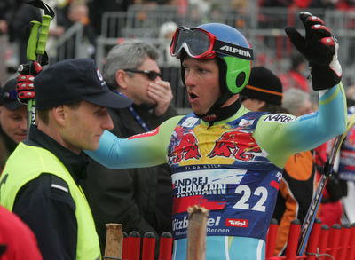 Zmaga Sullivanu, Jerman izvrstno