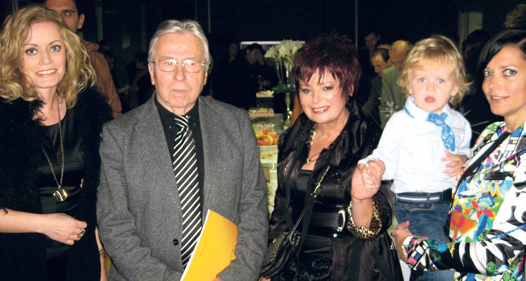 Zdenki Kahne prišel čestitat Sandi Čolnik